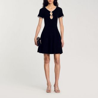 Sandro Samtkleid mit Strassverzierung