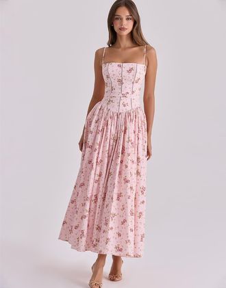 House of CB Ysabella - Robe d&eacute;t&eacute; mi-longue en coton &agrave; imprim&eacute; roses vintage - Rose