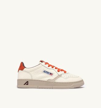 Autry BASKETS MEDALIST LOW EN CUIR SAND ET PUMPKIN