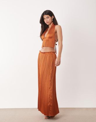 Aria Cove Top dos nu densemble pliss&eacute; avec d&eacute;collet&eacute; plongeant et encolure am&eacute;ricaine - Orange