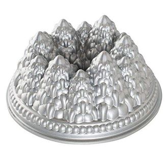 Nordic Ware 89737 - Backform, Kuchenform - Weihnachtsbackform - Tannenb&auml;ume, Winterwald - Aluminiumguss, 2,2l