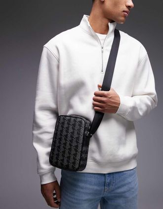 Lacoste Umh&auml;ngetasche in Grau mit Monogramm-Muster