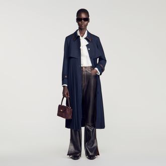 Sandro Trenchcoat mit Plissee-Lederkragen