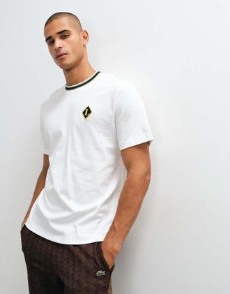 Lacoste t-shirt &agrave; manches courtes avec logo badge contrastant en blanc