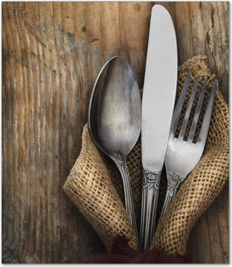 Wallario Herdabdeckplatte/Spritzschutz aus Glas, 52 x 60 cm, 1-teilig mit 8 mm hohen Füßen, für Ceran- und Induktionsherde, Besteck Set, Küchenzubehör