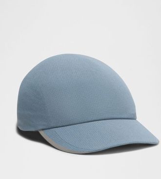 lululemon Fast and Free Laufkappe - Gr&ouml;&szlig;e L/XL in Steel Blue