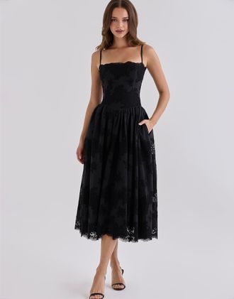 House of CB Chloe robe d&eacute;t&eacute; midi noire en coton avec broderie anglaise et dentelle