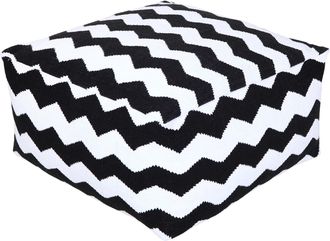 Homescapes Trendiger Design Sitzw&uuml;rfel Fu&szlig;hocker schwarz wei&szlig; Chevron Herringbone 60 x 60 x 30 cm