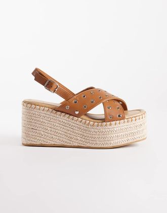 South Beach Espadrilles-Sandalen in Braun mit Nietenbesatz und Keilabsatz-Brown