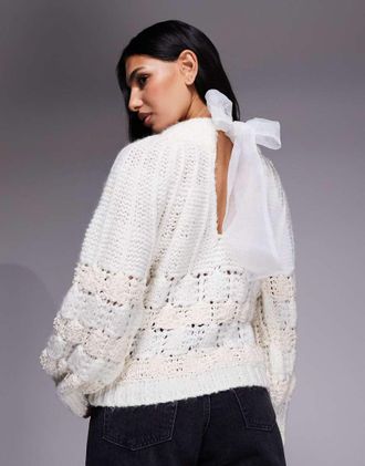 River Island Pointelle-Pullover in Wei&szlig; mit Schleife am R&uuml;cken