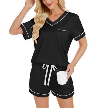 Generic Pyjama 2 pi&egrave;ces en soie pour femme, col en V, v&ecirc;tements dint&eacute;rieur doux et soyeux, &agrave; manches courtes, en satin avec haut et short, Noir, XXL