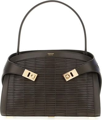 Ferragamo Femme, Sacs, Brun, Taille: ONE Size Medium Hug Handbag