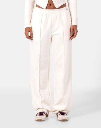 Sixth June Gerippte Jogginghose in Wei&szlig; mit 6- und Herzmotiv