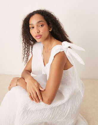 Sister Jane Dream Sister Jane - Prairie - Robe mi-longue en jacquard avec noeud - Blanc