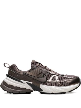Nike baskets V2K Run Mink Brown/Ironstone/Team Anthracite - Marron