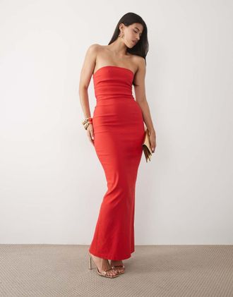 Vesper robe longue en bengaline &agrave; bandeau avec d&eacute;tail ajour&eacute; au dos rouge