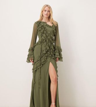 Asos Tall ASOS DESIGN Tall - Asymmetrisches, weiches Chiffon-Maxikleid in Khaki mit gestuften R&uuml;schen und langen &Auml;rmeln-Gr&uuml;n