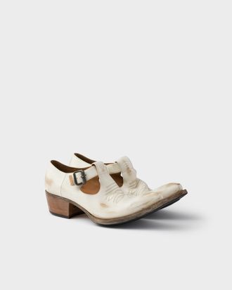 Prada Schuhe aus antikem Leder mit Schlie&szlig;e