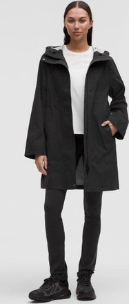 lululemon Wasserdichte Regenjacke f&uuml;r Frauen - Gr&ouml;&szlig;e XL in Black