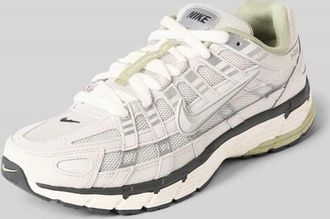 Nike Sneaker mit Logo-Detail