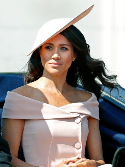 Mariage : porter un chapeau lorsqu’on est une invitée