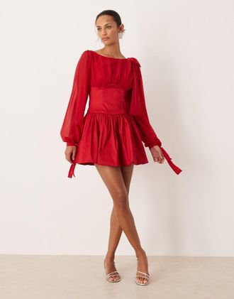 For Love & Lemons Robe courte avec manches blousantes nou&eacute;es aux poignets - Rouge