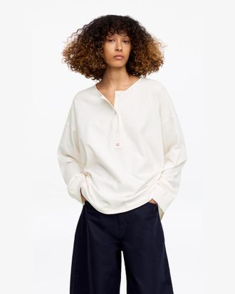 Arket Und Laila Gohar Henley-Shirt Mit Monogramm -Wei&szlig;
