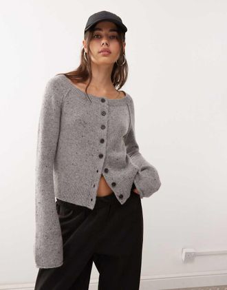 Weekday Schulterfreie Strickjacke aus Wollmix in Grau