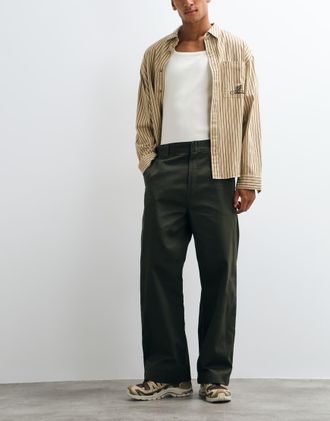 Carhartt Work in Progress OG Master Tapered-Hose mit Relaxed Fit in Khaki-Gr&uuml;n