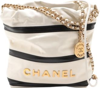 Chanel mini sac à main Shiny 22 Handbag en cuir de veau (2021-2025) - Noir