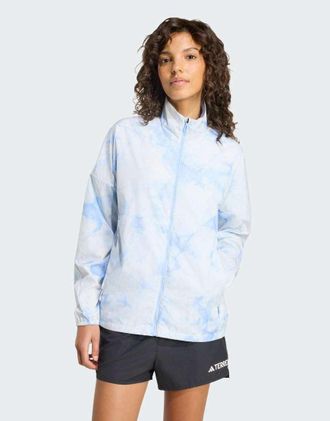 adidas adidas Performance - Terrex Clima365 - Veste coupe-vent multi-imprim&eacute;e effet spray - Blanc/bleu &eacute;clatant