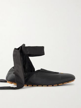 Valentino Garavani Rythmika Ballerinas Aus Leder Mit Schn&uuml;rung - Schwarz