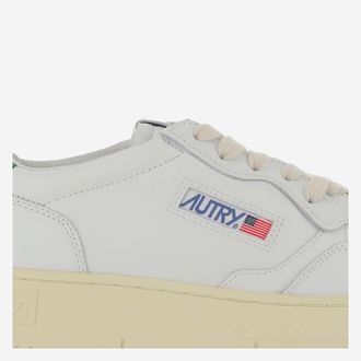 Autry Mens Sneakers Medalist Low Green Cow Leather; Sole: Rubber Trainers