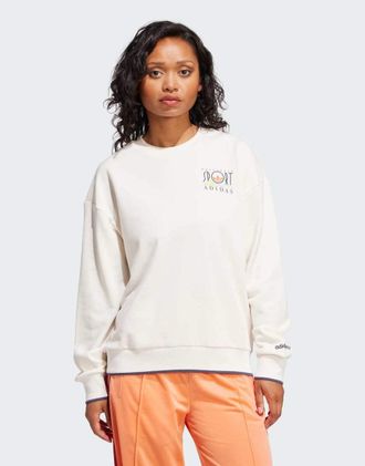 adidas Originals Sweatshirt in Wolkenwei&szlig; mit adidas Sports-Print