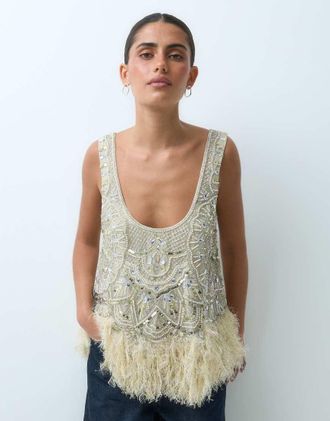 Asos Oberteil mit Faux-feather-Saum, U-Ausschnitt und Verzierung in Blassgelb
