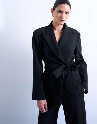 Topshop Blazer court coupe carr&eacute;e &agrave; ceinture - Noir