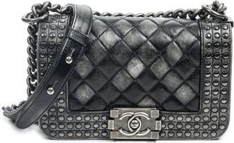 Chanel Crossbody Bags - Paris-Dallas Small Studded Boy - Gr. unisize - in Grau - f&uuml;r Damen