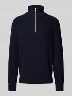 Mc Neal Troyer mit gerippten Abschl&uuml;ssen