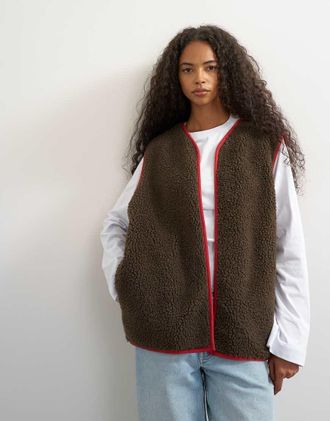 Topshop Weste zum &Uuml;berziehen aus Teddyfell in Schokobraun-Brown