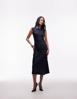 & Other Stories Maxikleid aus Satin in Marineblau mit asymmetrischem Schnitt und Fl&uuml;gel&auml;rmeln