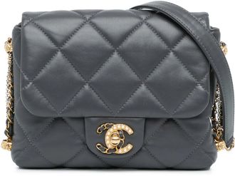 Chanel Hobo Bags - Mini Quilted Lambskin Crush on Chains Flap - Gr. unisize - in Blau - f&uuml;r Damen