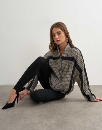 Topshop Kombiteil mit Tech-Optik, lang&auml;rmlig, mit durchgehendem Rei&szlig;verschluss, kariert in Gr&uuml;n