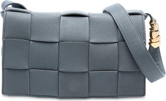 Bottega Veneta Hobo Bags - Grained Calfskin Intrecciato Cassette Crossbody - Gr. unisize - in Grau - für Damen