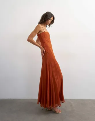 Topshop Robe longue en mousseline &agrave; nervures sur le buste - Rouille-Orange
