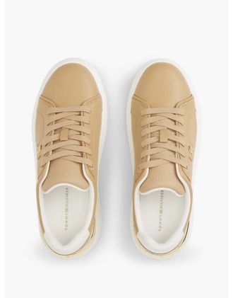 Tommy Hilfiger Baskets &agrave; plateforme en cuir avec monogramme TH m&eacute;tallis&eacute; - Marron clair-Neutral