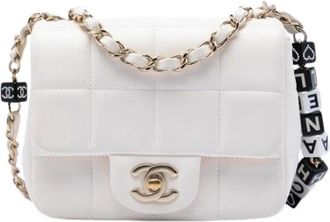 Chanel Sac bandouli&egrave;re matelass&eacute; vintage en cuir dagneau pr&eacute;-poss&eacute;d&eacute; - Femme - Pre-owned - Blanc - Taille: ONE Size