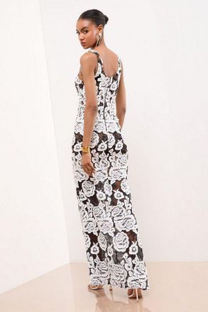 Lipsy Maxikleid Lipsy Premium Maxikleid mit 3D-Rosenstickerei (1-tlg)