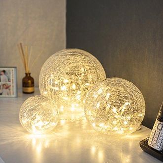 Lights4fun Lot de 3 D&eacute;co Boules Lumineuses LED Blanc Cahud en Verre Craquel&eacute; &agrave; Piles et Prise Secteur avec Interrupteur pour Int&eacute;rieur