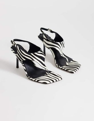 Topshop Sandy - Sandales &agrave; talon et entredoigt en cuir v&eacute;ritable &agrave; imprim&eacute; z&eacute;brures - Noir et blanc