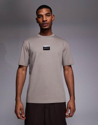 HUGO BOSS HUGO Red - T-shirt &agrave; &eacute;tiquette logo - Marron-Brown